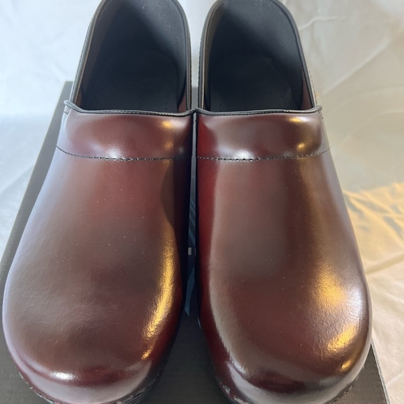 Dansko | Shoes | Dansko Professional Cabrio Cordovan Clogs Size 42 ...